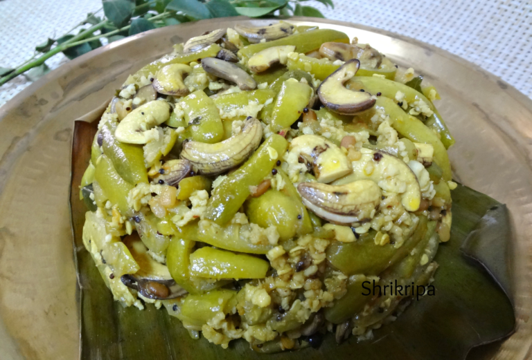 Thondekayi Ele Geru beeja Palya / Ivy gourd with Tender Cashew stir fry: