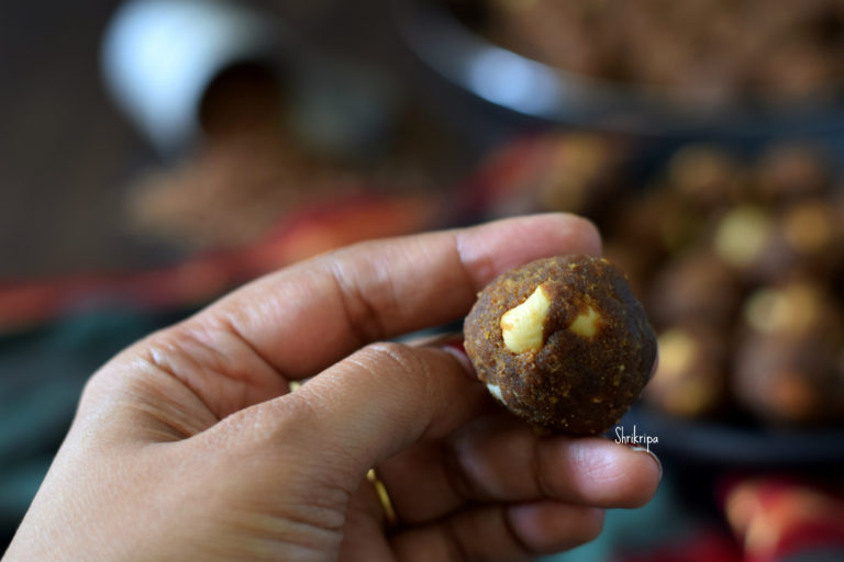 Thambittu Unde / Brown Rice Laddu: