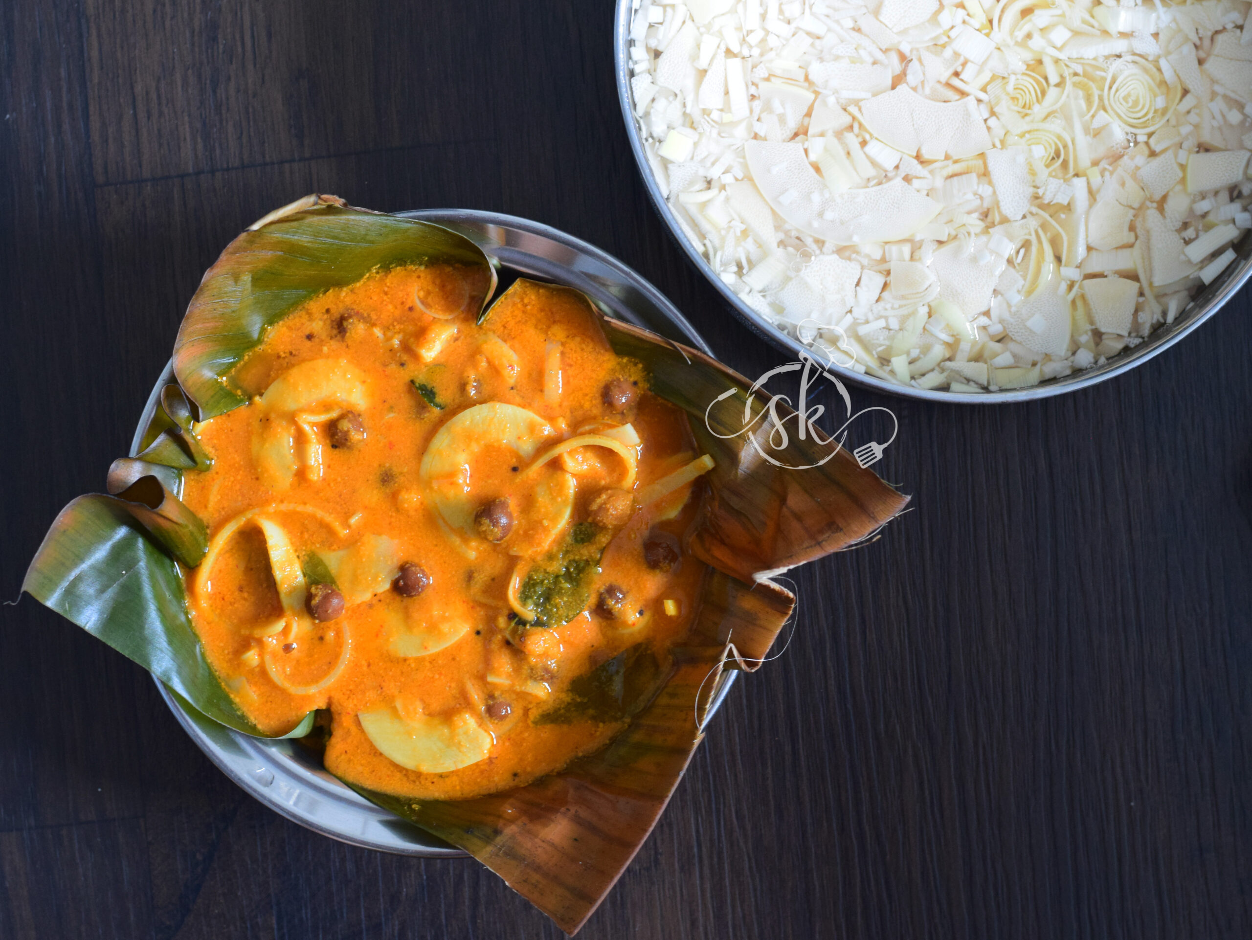 Kanile-Kappu Kadle Kodilu/Bamboo shoot – Black Chana Sambar: